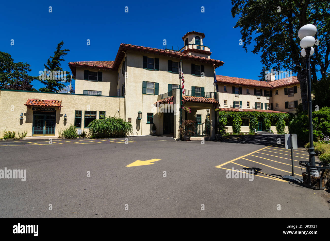 Columbia gorge hotel hi-res stock photography and images - Alamy