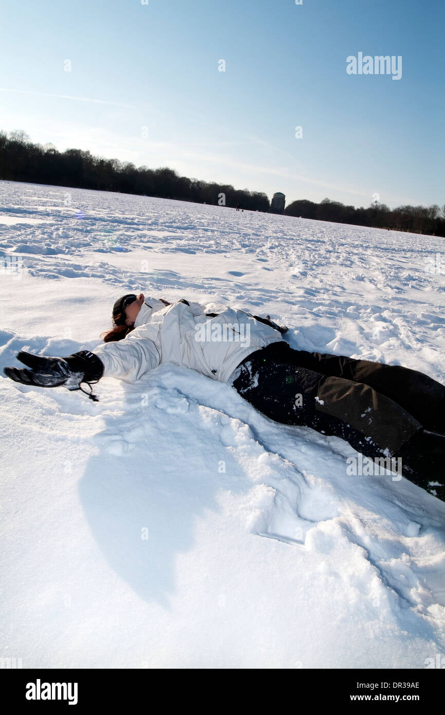 Happy women having fun snow hi-res stock photography and images - Alamy