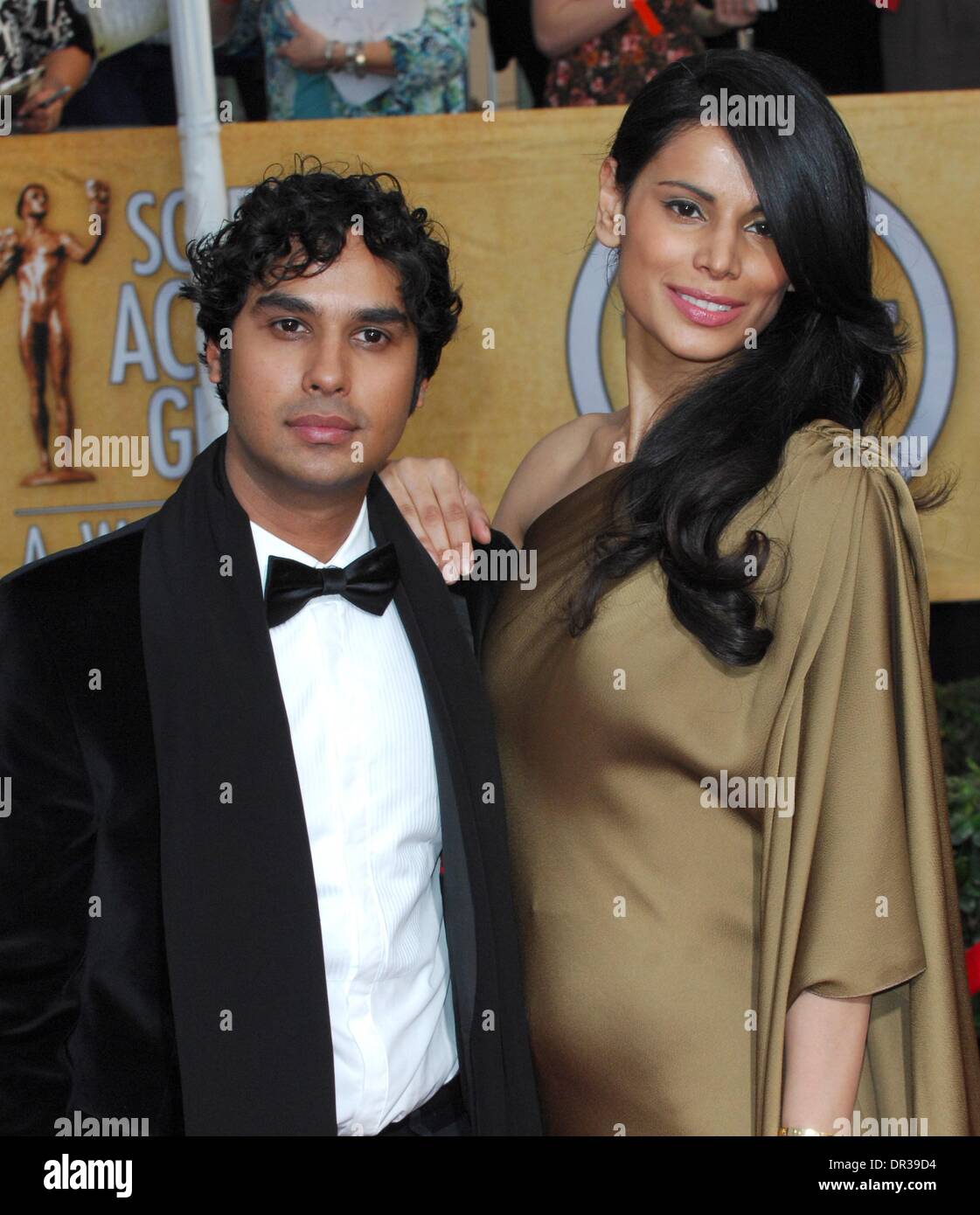 Neha Kapur And Kunal Nayyar Kiss