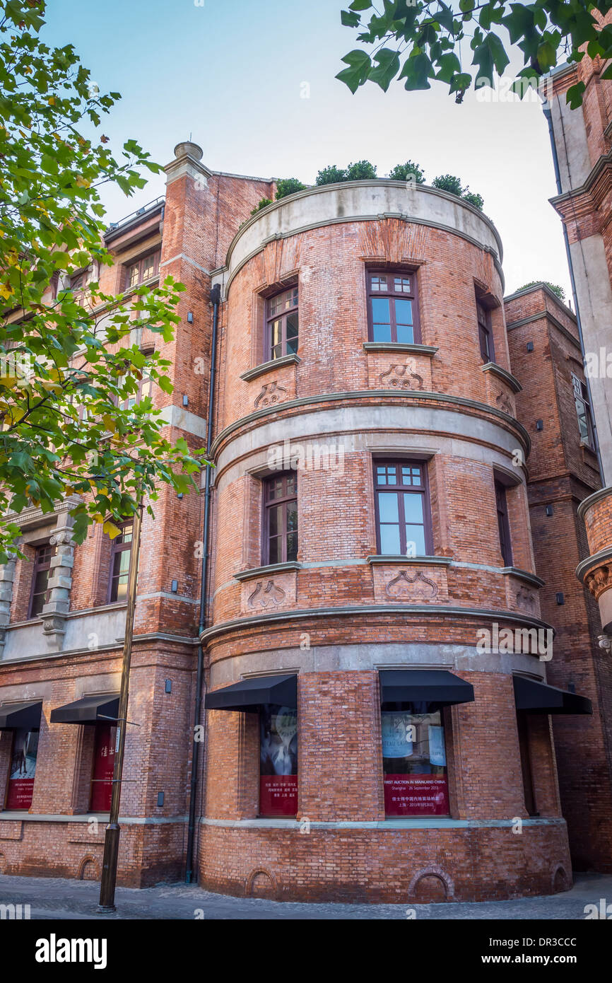 Historic buildings shanghai hi-res stock photography and images - Alamy