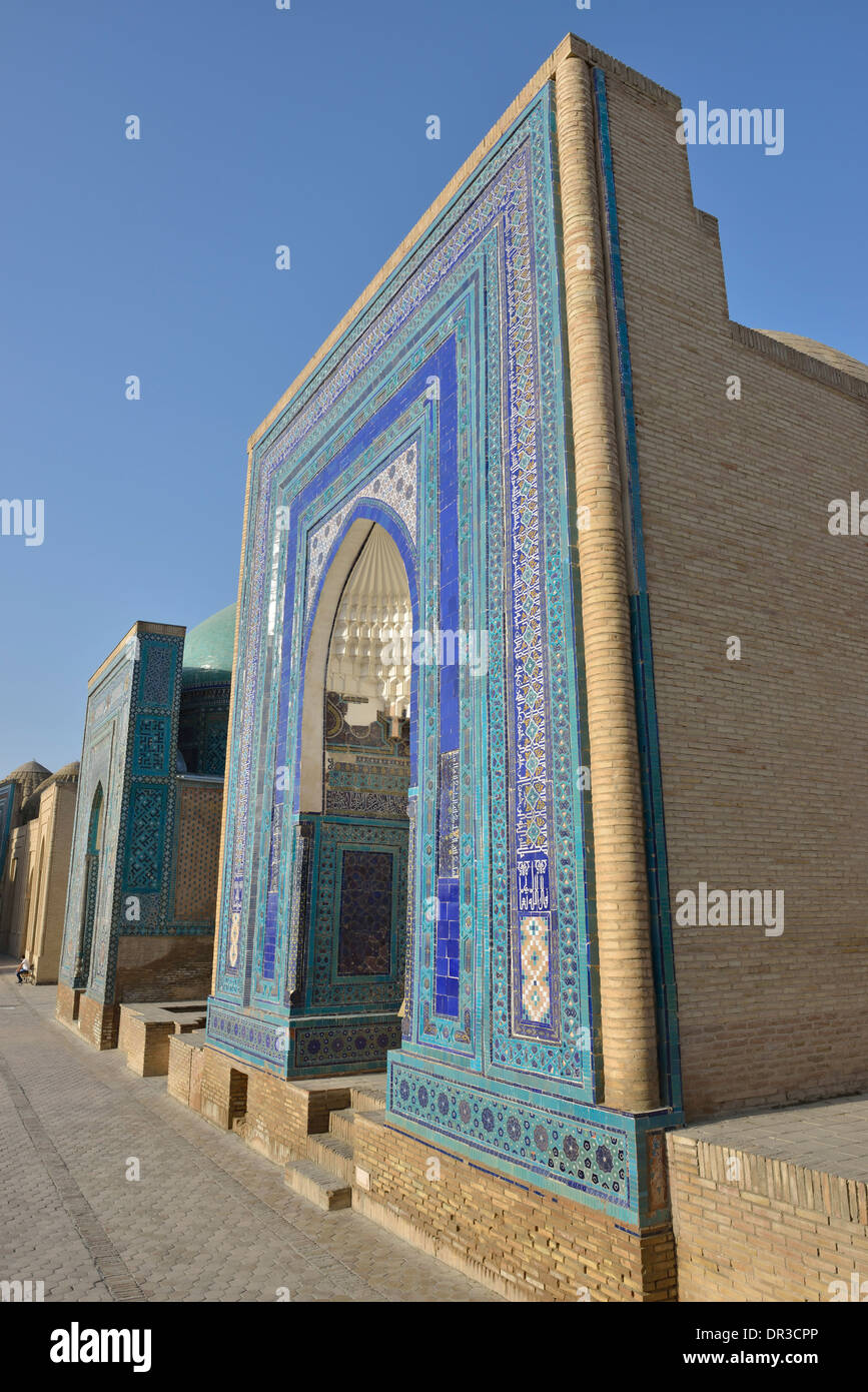 Timurid architecture, Shah-i-Zinda mausoleum complex, Samarkand ...