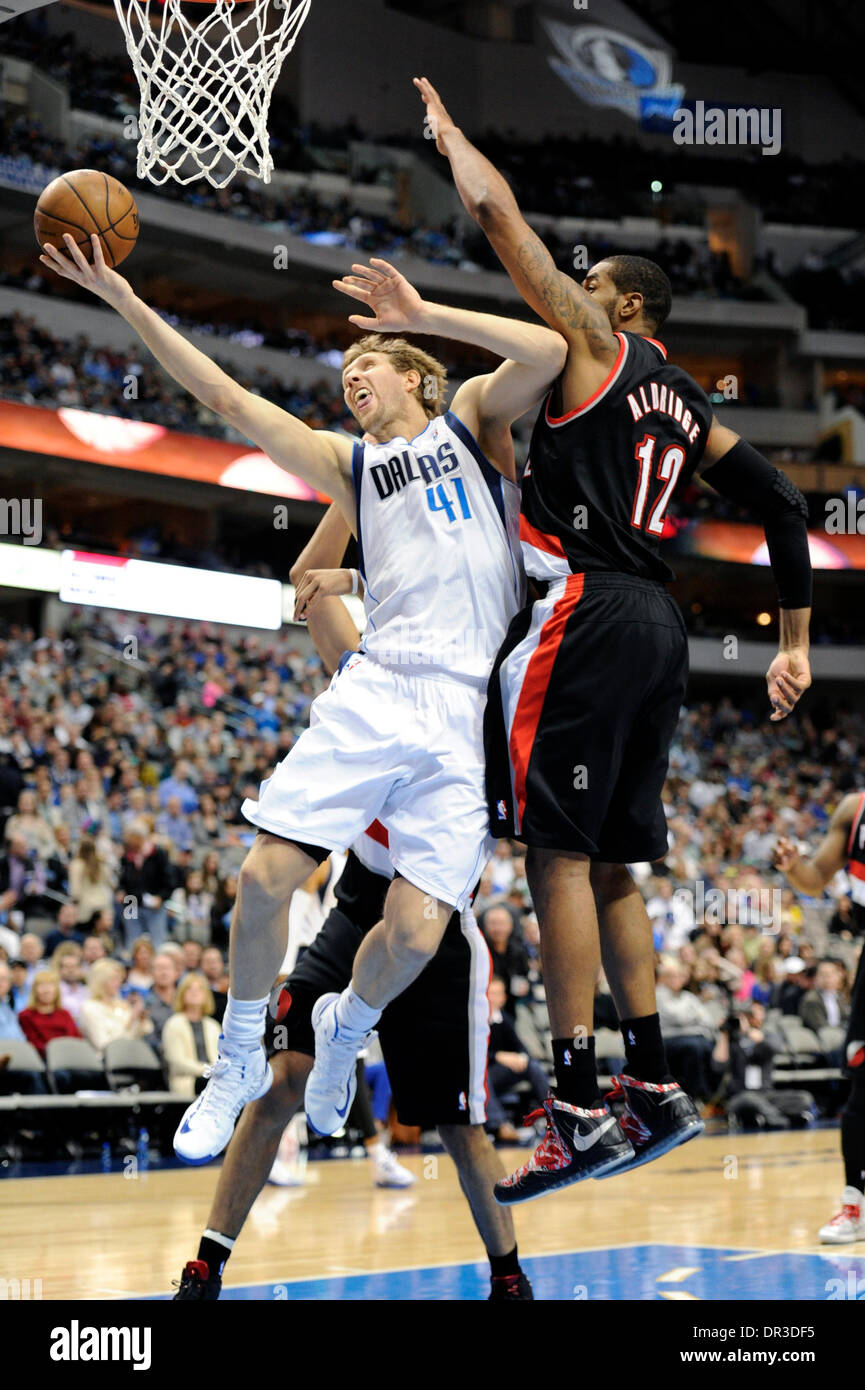 Dirk nowitzki dallas mavericks 2014 hi-res stock photography and images ...