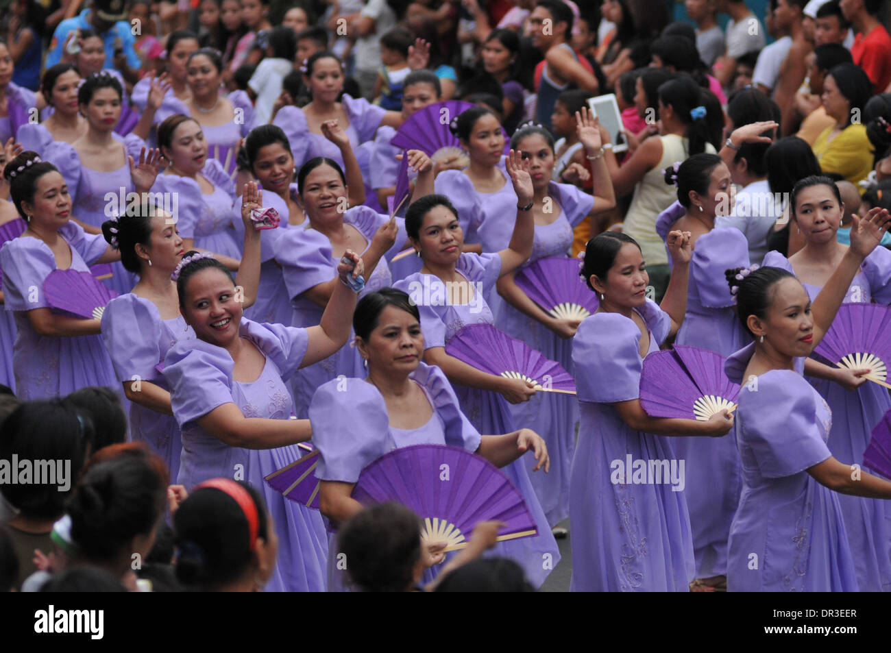Manila, Philippines. 18th Jan, 2014. MANILA, Philippines - Locals take part at the street ...