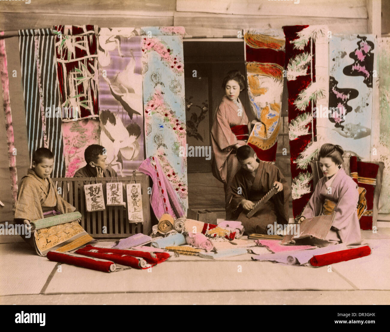 Dry goods store in Japan Stock Photo - Alamy