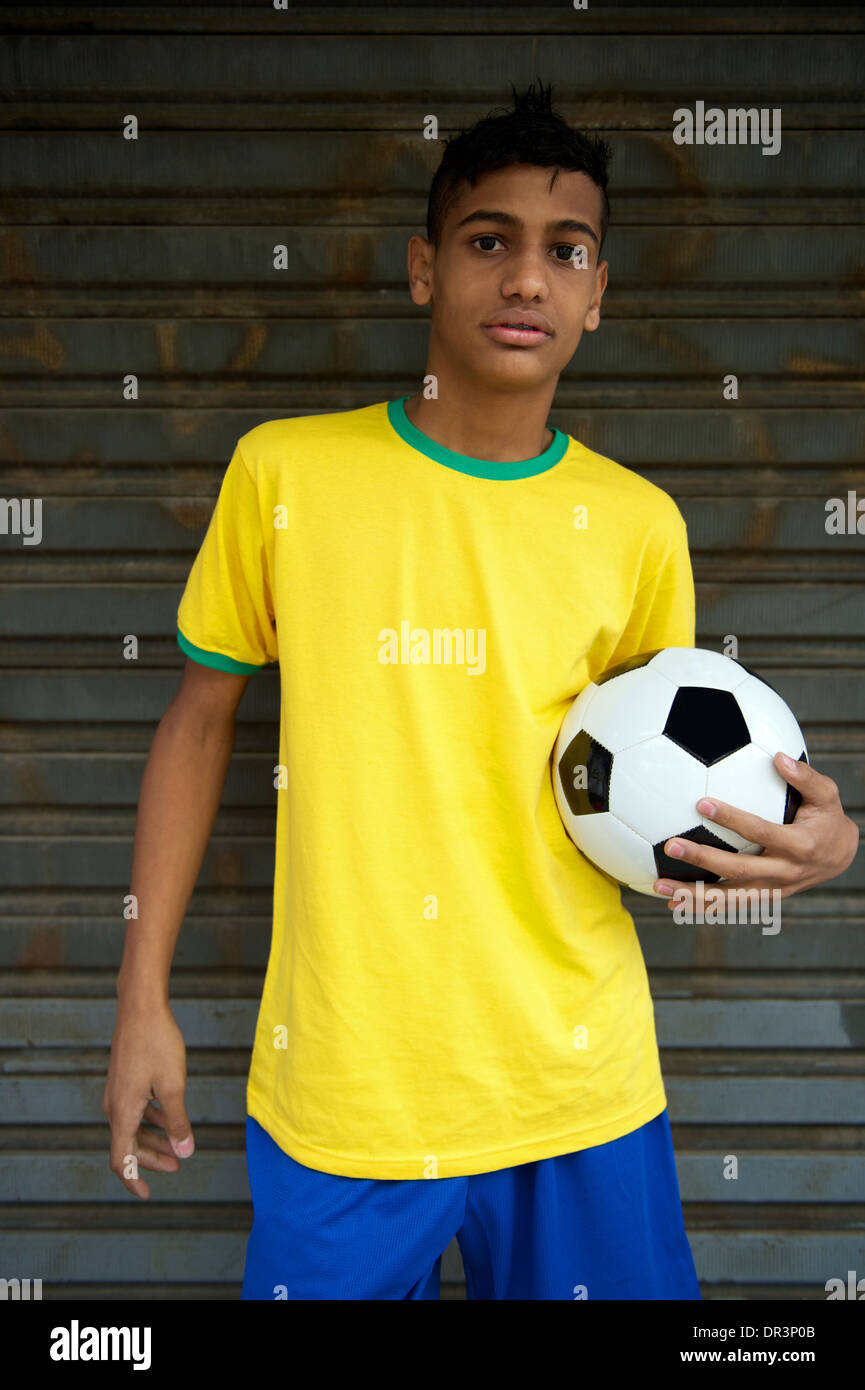 Favela brazil young man hi-res stock photography and images - Alamy