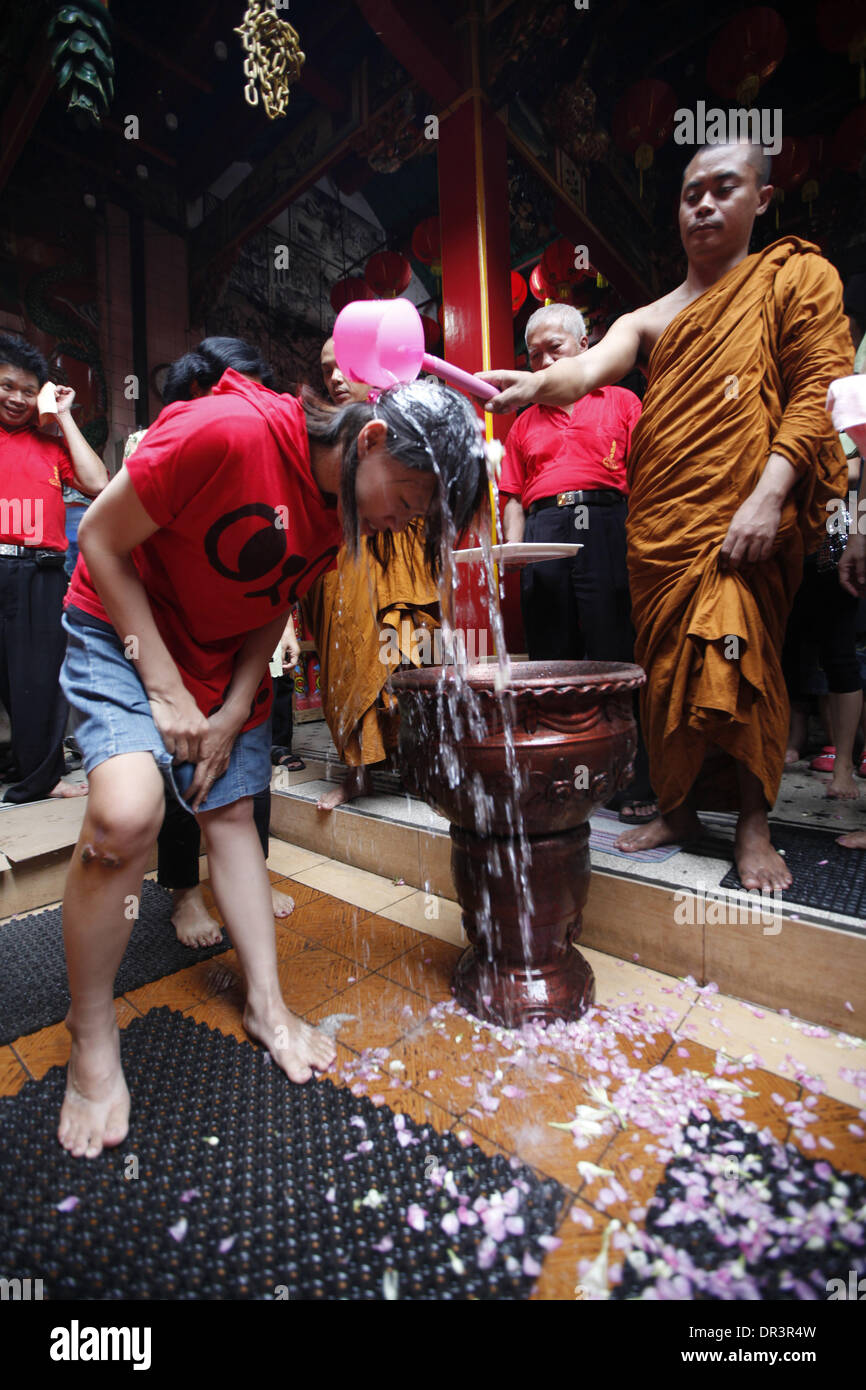 Solo, Central Java, Indonesia. 19th Jan 2014. An Indonesia Chinese are ...