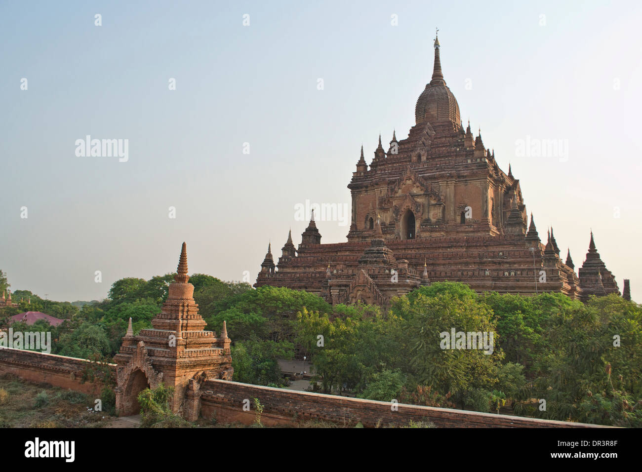 Bagan ruin hi-res stock photography and images - Alamy