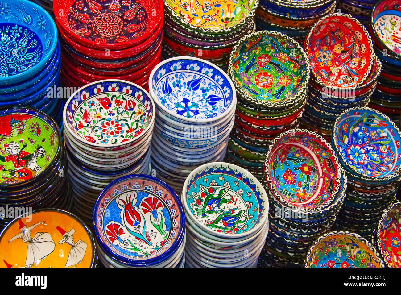 Traditional Turkish ceramics on the Grand Bazaar Stock Photo - Alamy