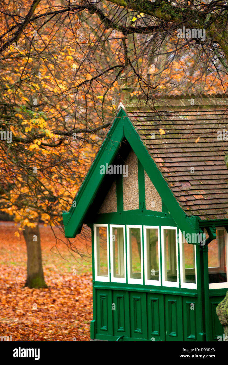Green painted hut in West Park, Harrogate, North Yorkshire Stock Photo ...