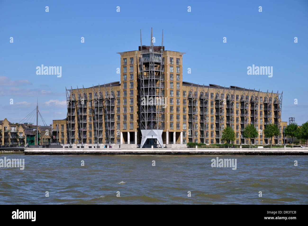 Dundee Wharf High Resolution Stock Photography and Images - Alamy
