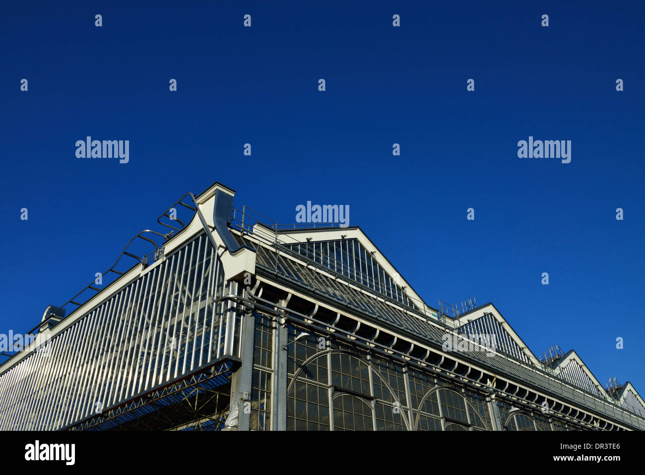 Waterloo station london se1 hi-res stock photography and images - Alamy