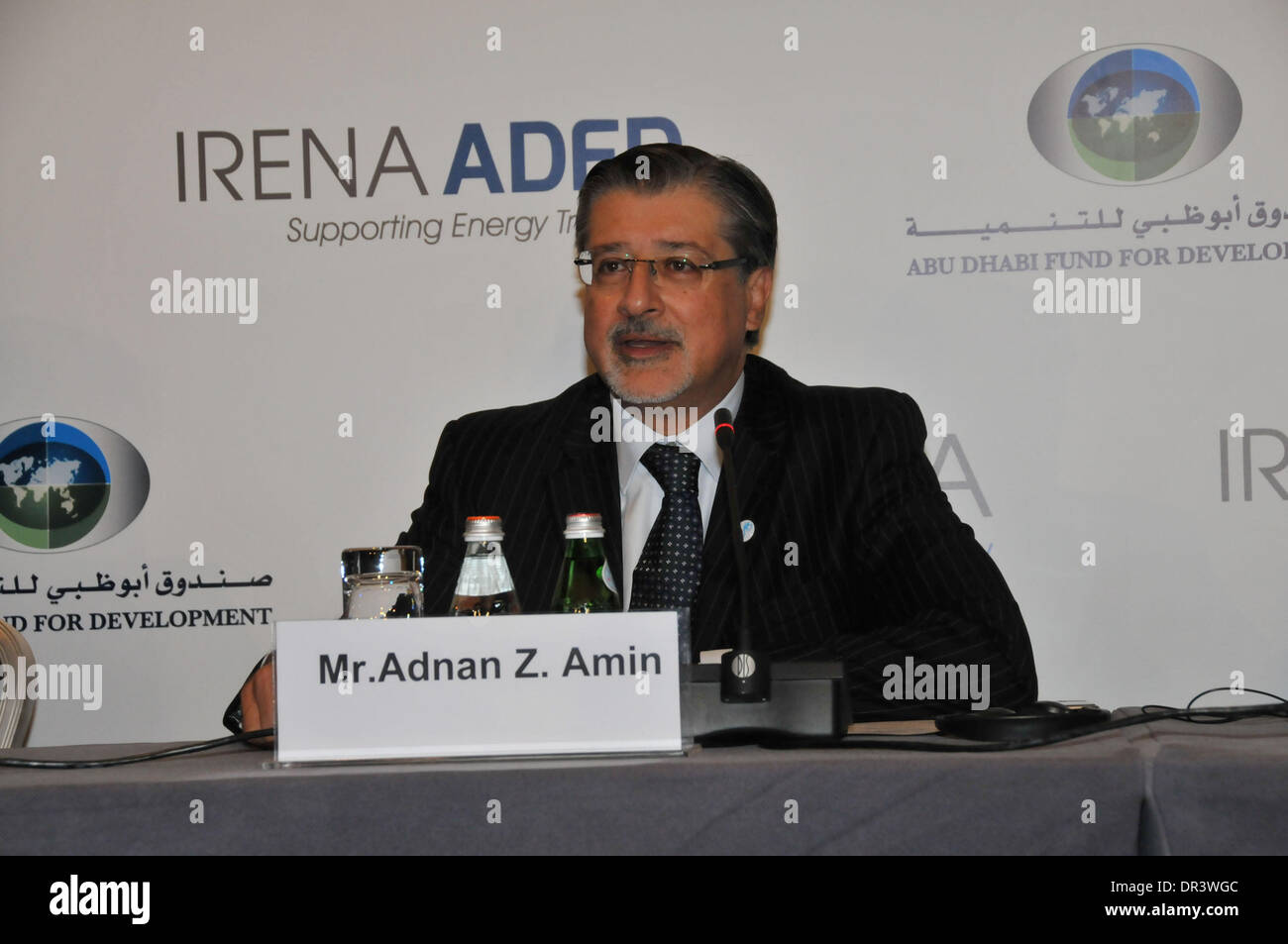 (140119) -- ABU DHABI, Jan. 19, 2014 (Xinhua) -- Adnan Z. Amin ...