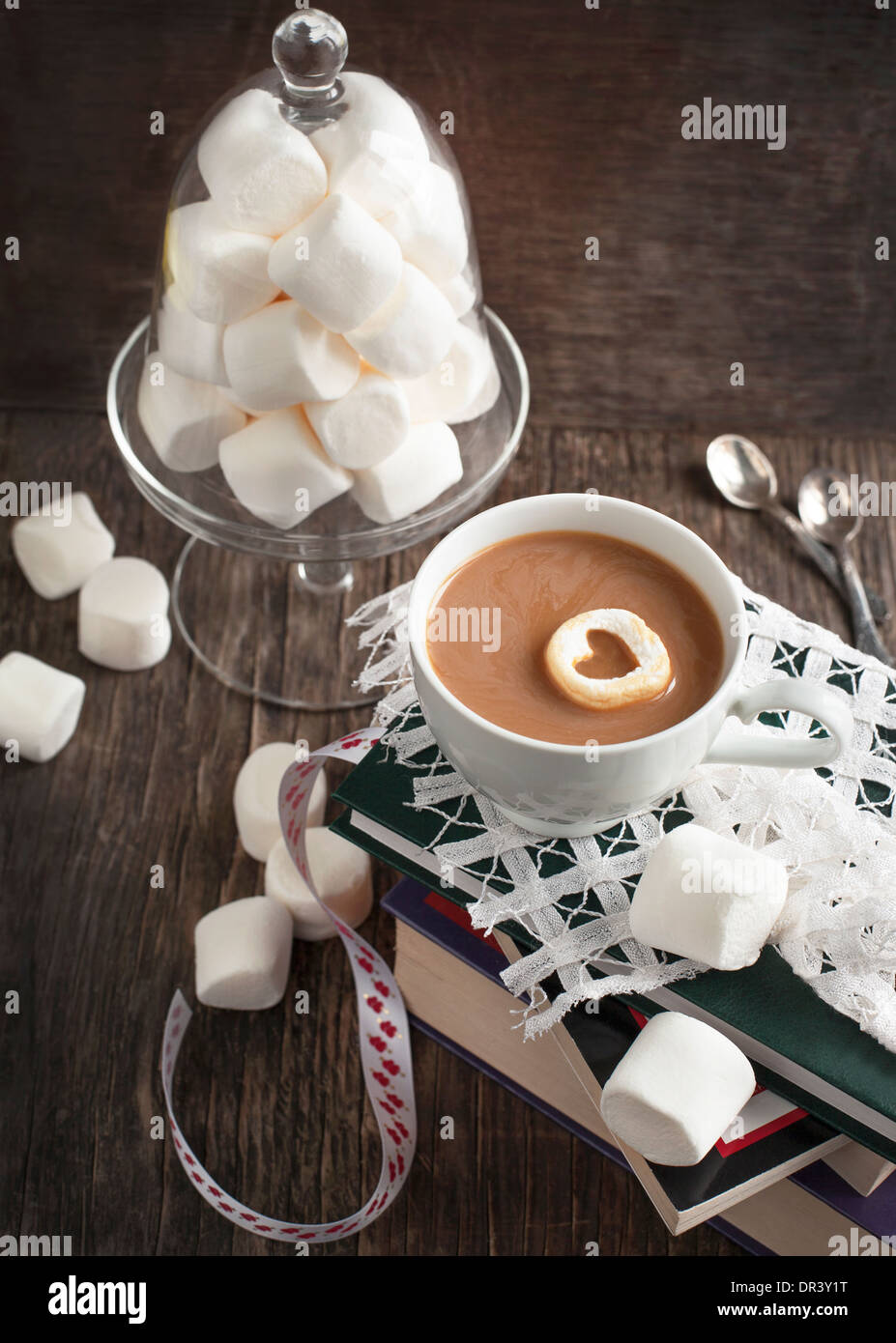 Cup hot chocolate marshmallows hi-res stock photography and images - Alamy