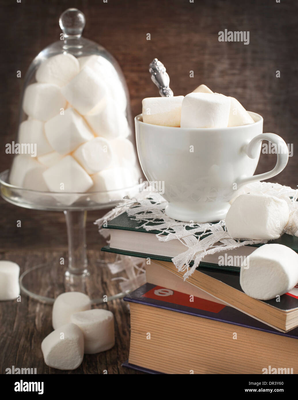 Cup hot chocolate marshmallows hi-res stock photography and images - Alamy