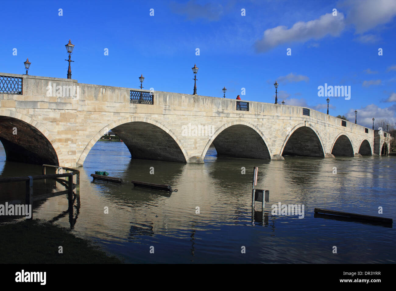 Chertsey Bridge, Surrey, England, UK. 19th January 2014. Chertsey ...