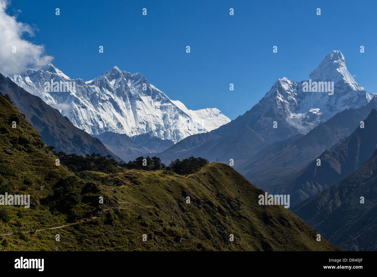 Snow covered Everest Stock Photo - Alamy
