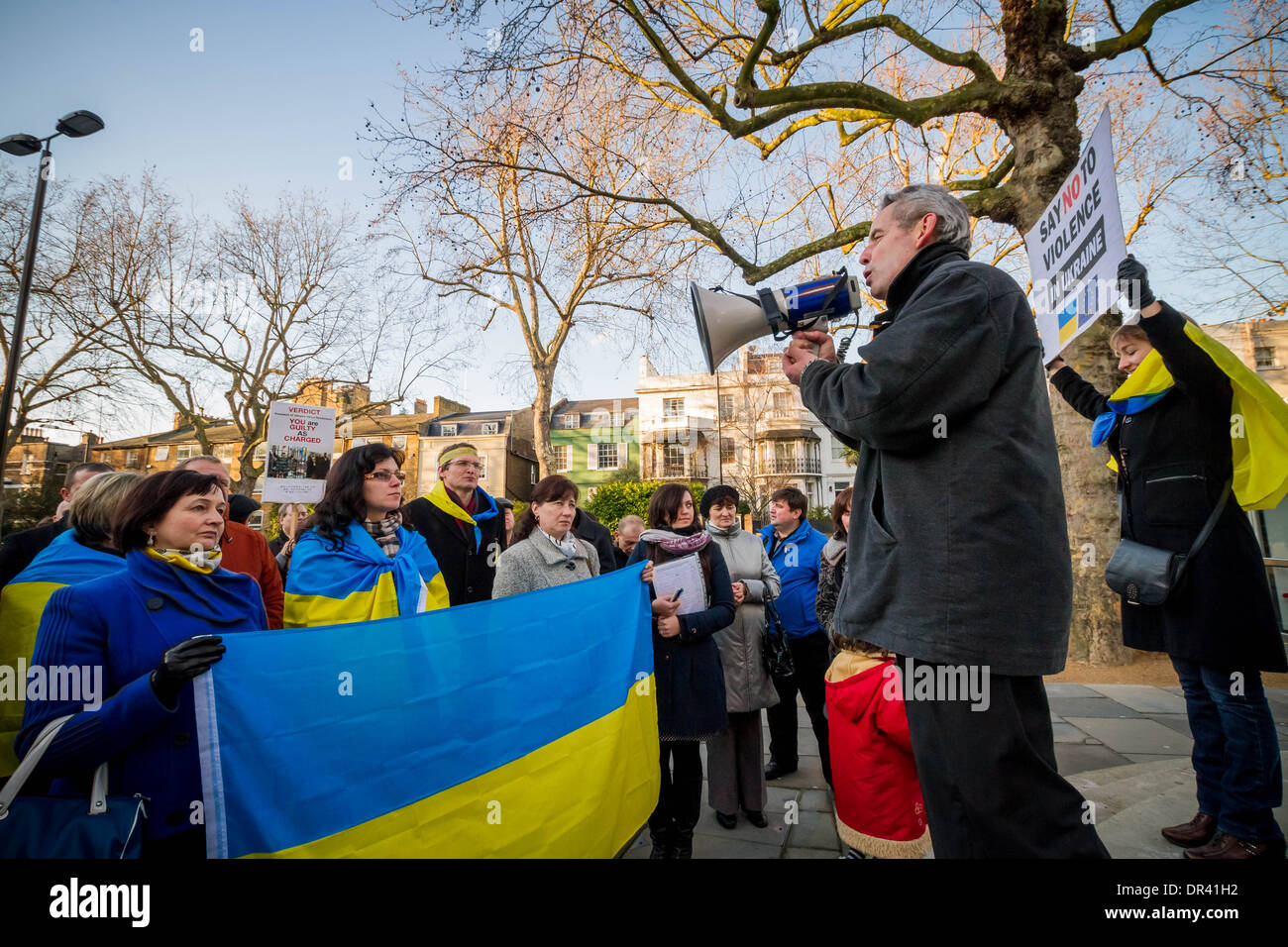 Ukrainian Euromaidan protest in Notting Hill, London Stock Photo - Alamy