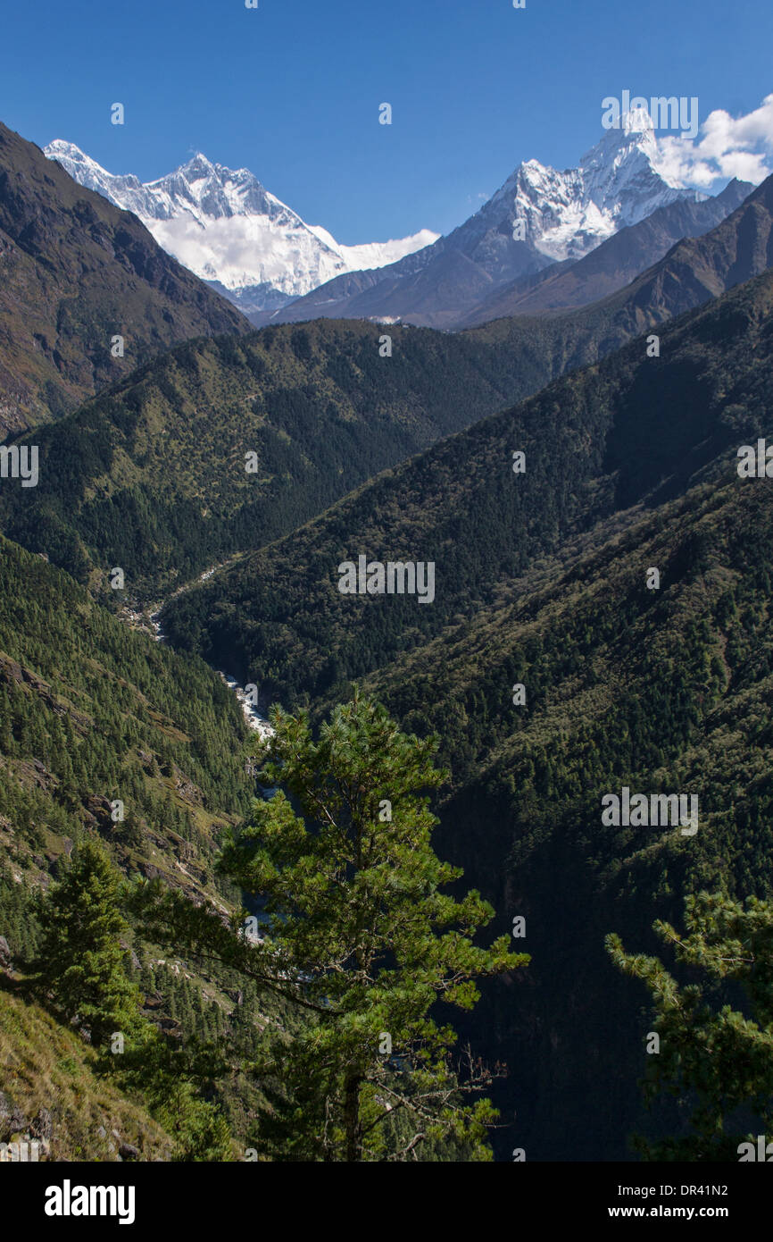 Snow covered mountains in Himalayas Stock Photo - Alamy