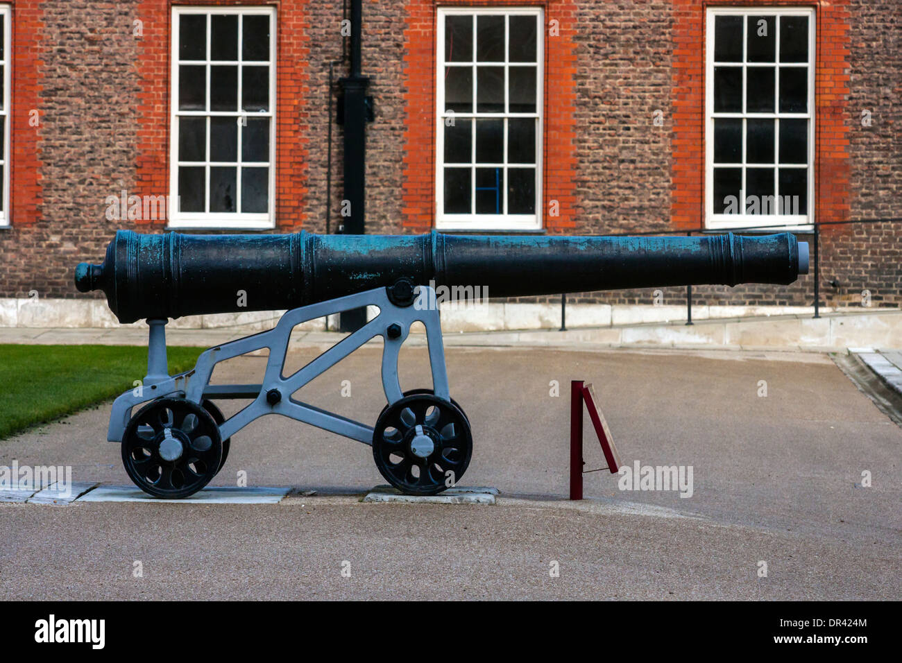 Siamese Brass Gun, The Royal Hospital Chelsea, London Stock Photo - Alamy