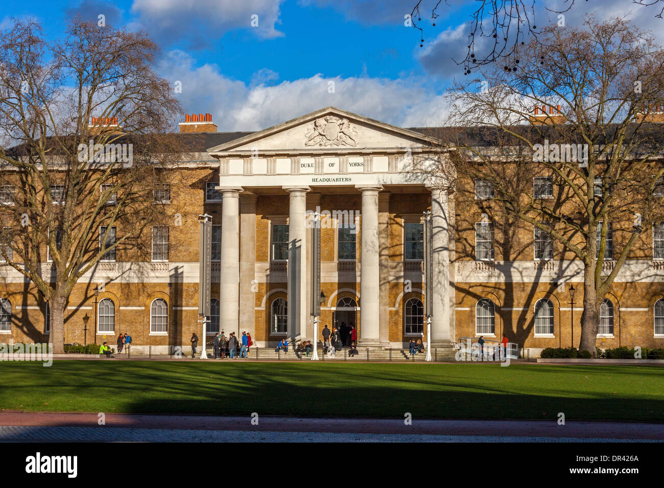 Saatchi gallery london hi-res stock photography and images - Alamy