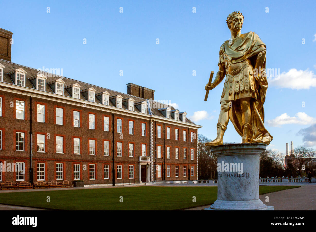 The Royal Hospital Chelsea with statue of King Charles II Stock Photo ...
