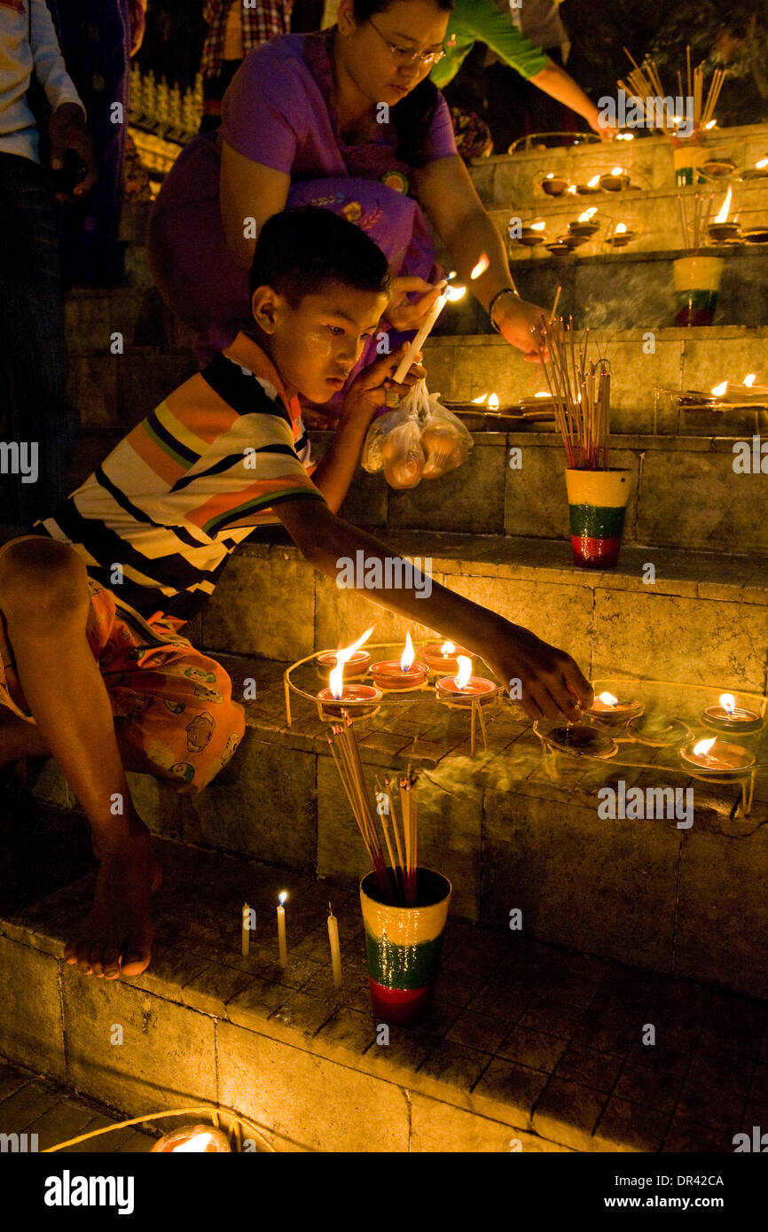 Myanmar, Kyaiktiyo, Golden Rock, Festival of candles Stock Photo - Alamy