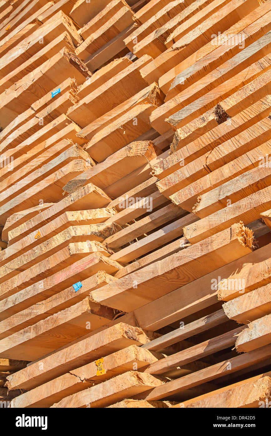 Stack of new wooden studs at the lumber yard Stock Photo - Alamy