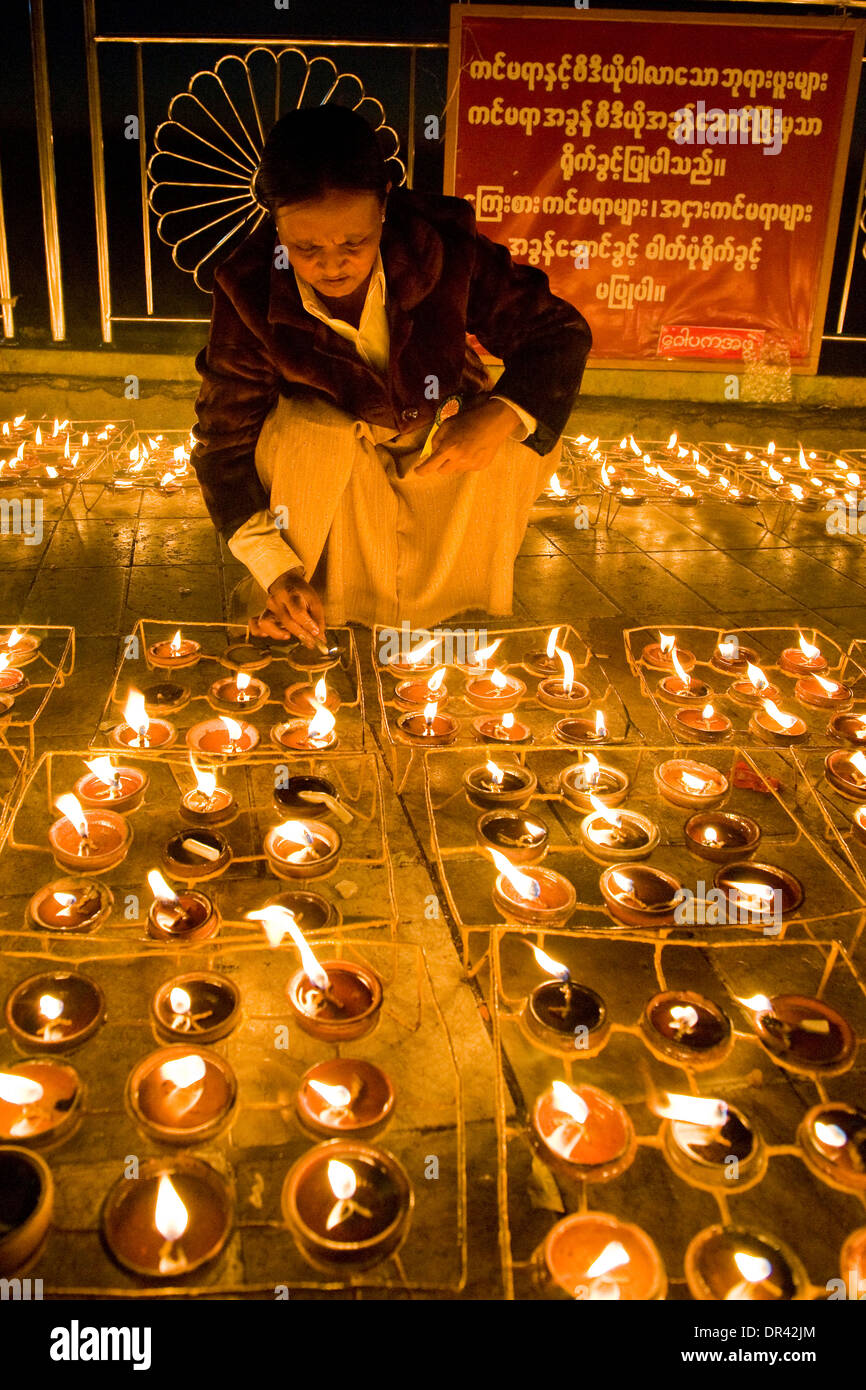 Myanmar, Kyaiktiyo, Golden Rock, Festival of candles Stock Photo - Alamy