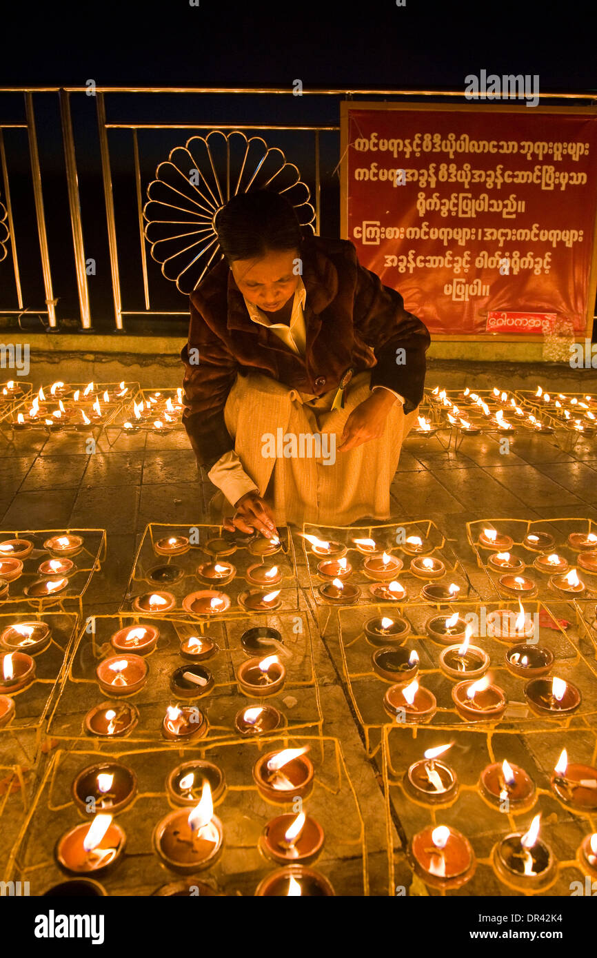 Myanmar, Kyaiktiyo, Golden Rock, Festival of candles Stock Photo - Alamy