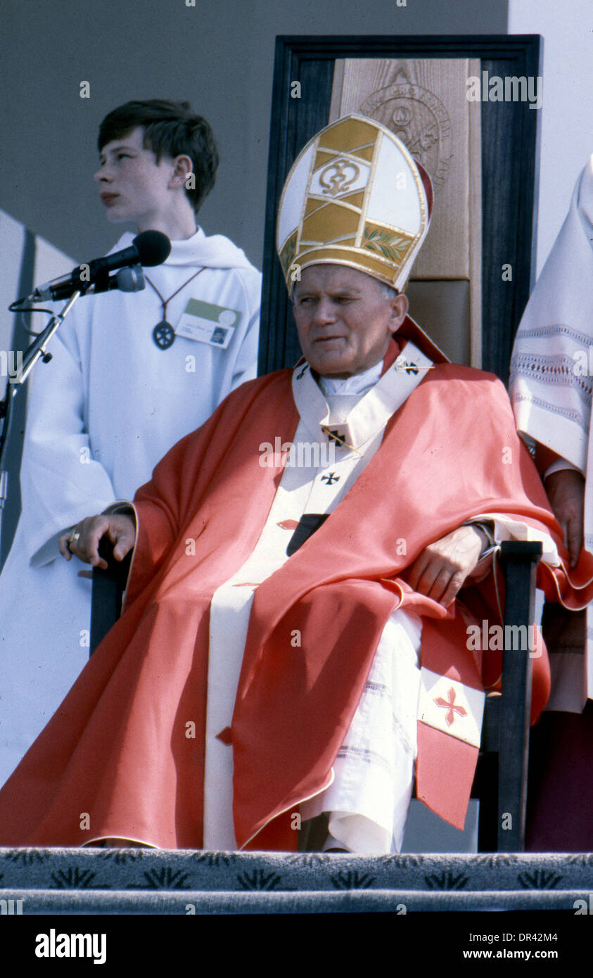 Pope John Paul II visit Coventry United Kingdom 1982. Picture by DAVID ...