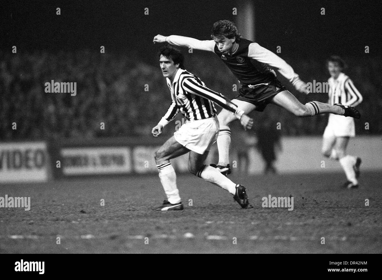 Tony morley villa hi-res stock photography and images - Alamy