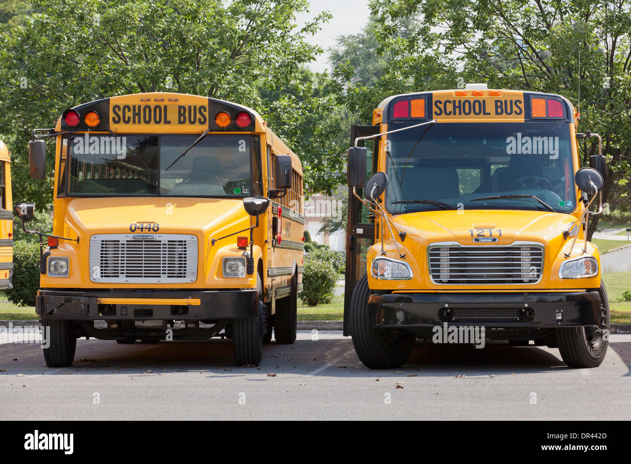Buses hi-res stock photography and images - Alamy