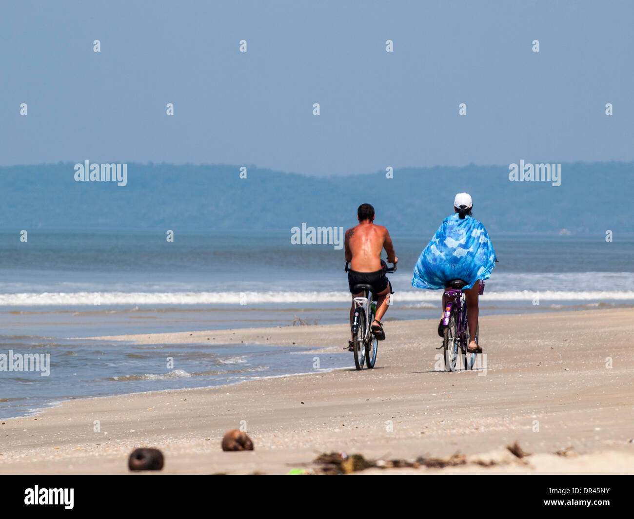 Betalbatim beach in goa hi-res stock photography and images - Alamy