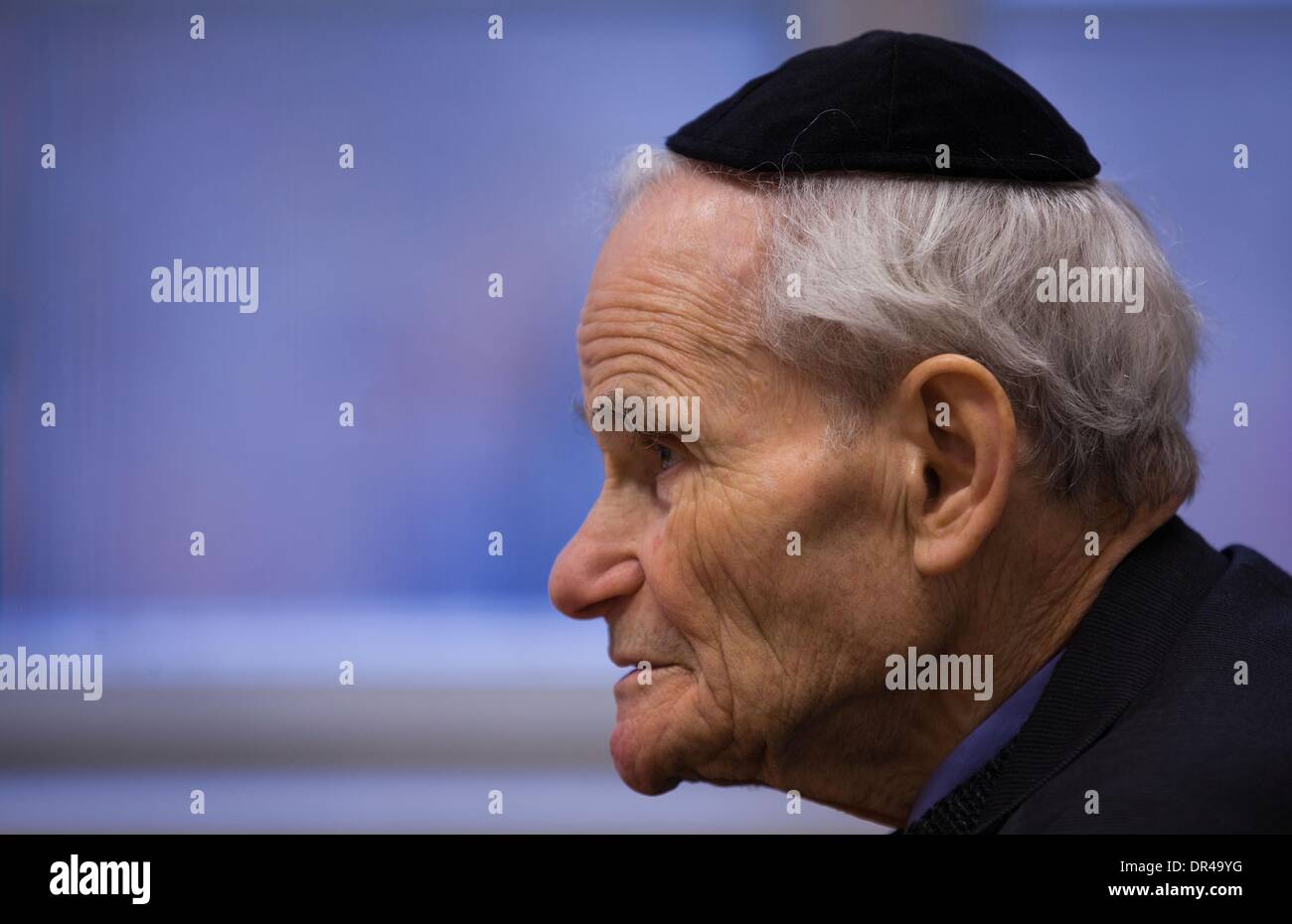 Jewish rabbi headgear hi-res stock photography and images - Alamy
