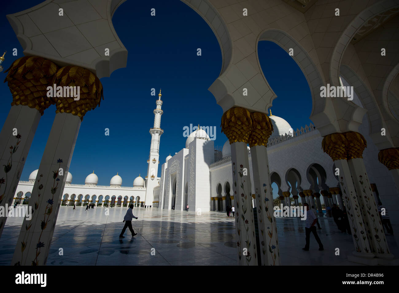 Mosque in Dubai Stock Photo - Alamy