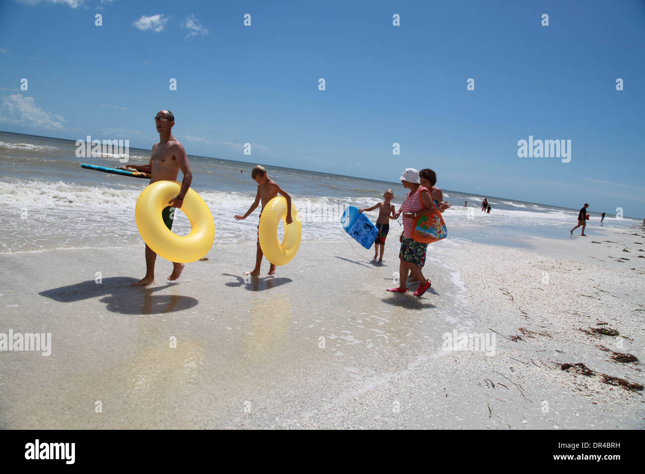 Sanibel stoop hi-res stock photography and images - Alamy