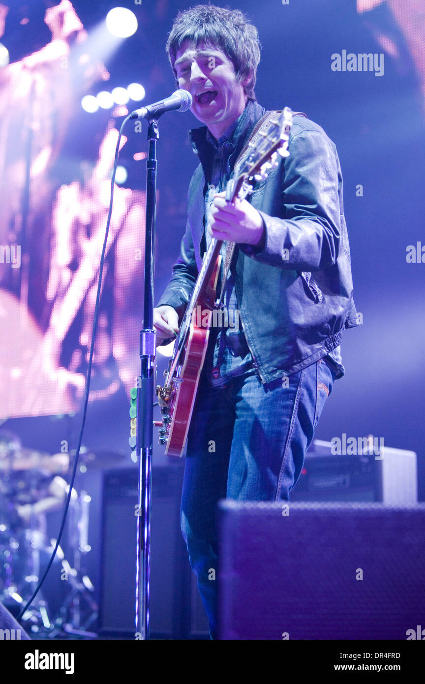 Dec 15, 2008 - London, Ontario, Canada - Guitarist NOEL GALLAGHER of ...