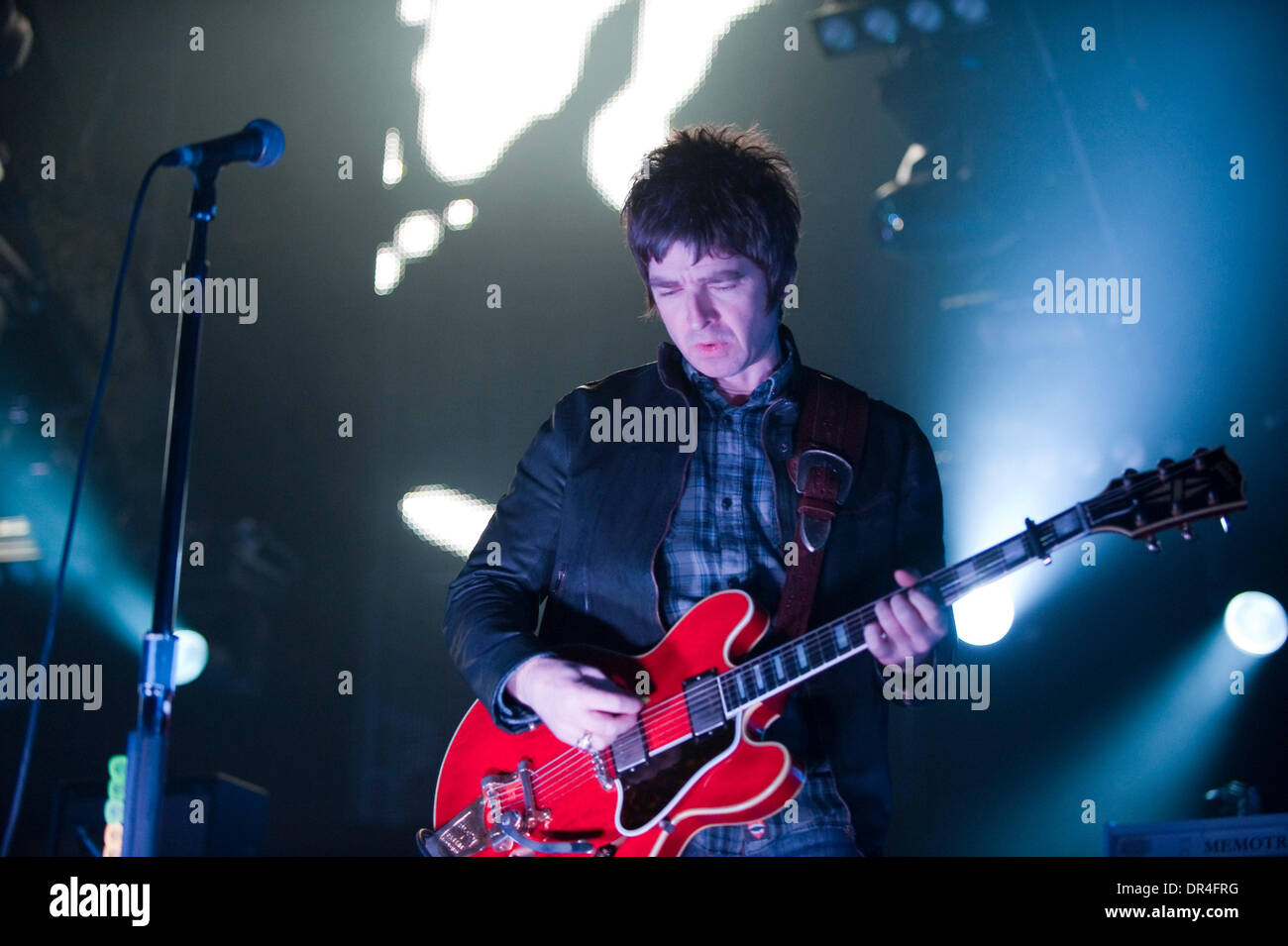 Dec 15, 2008 - London, Ontario, Canada - Guitarist NOEL GALLAGHER of ...