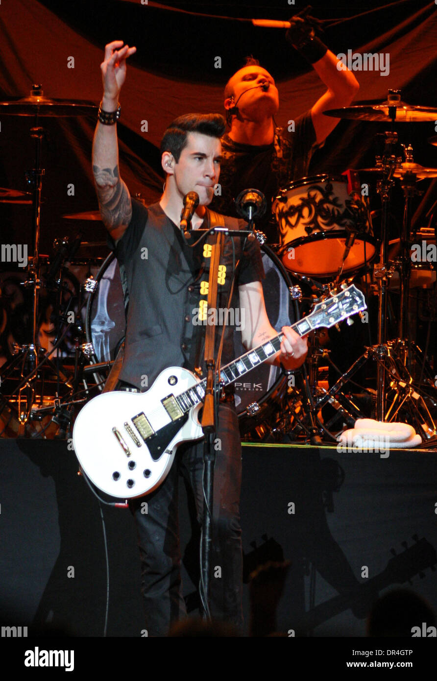 Theory of a deadman hi-res stock photography and images - Alamy