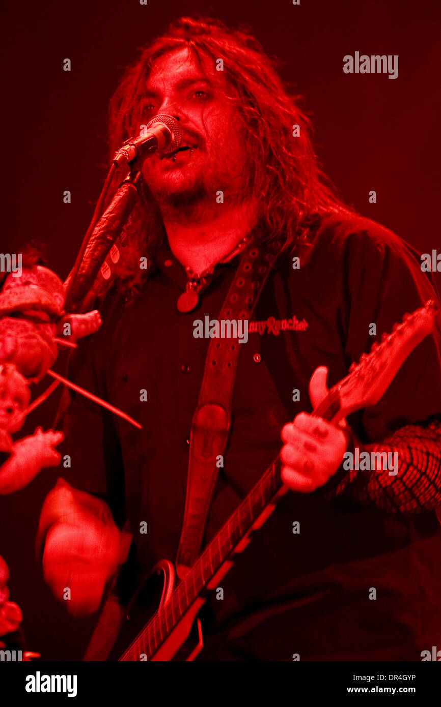 Seether guitarist hi-res stock photography and images - Alamy