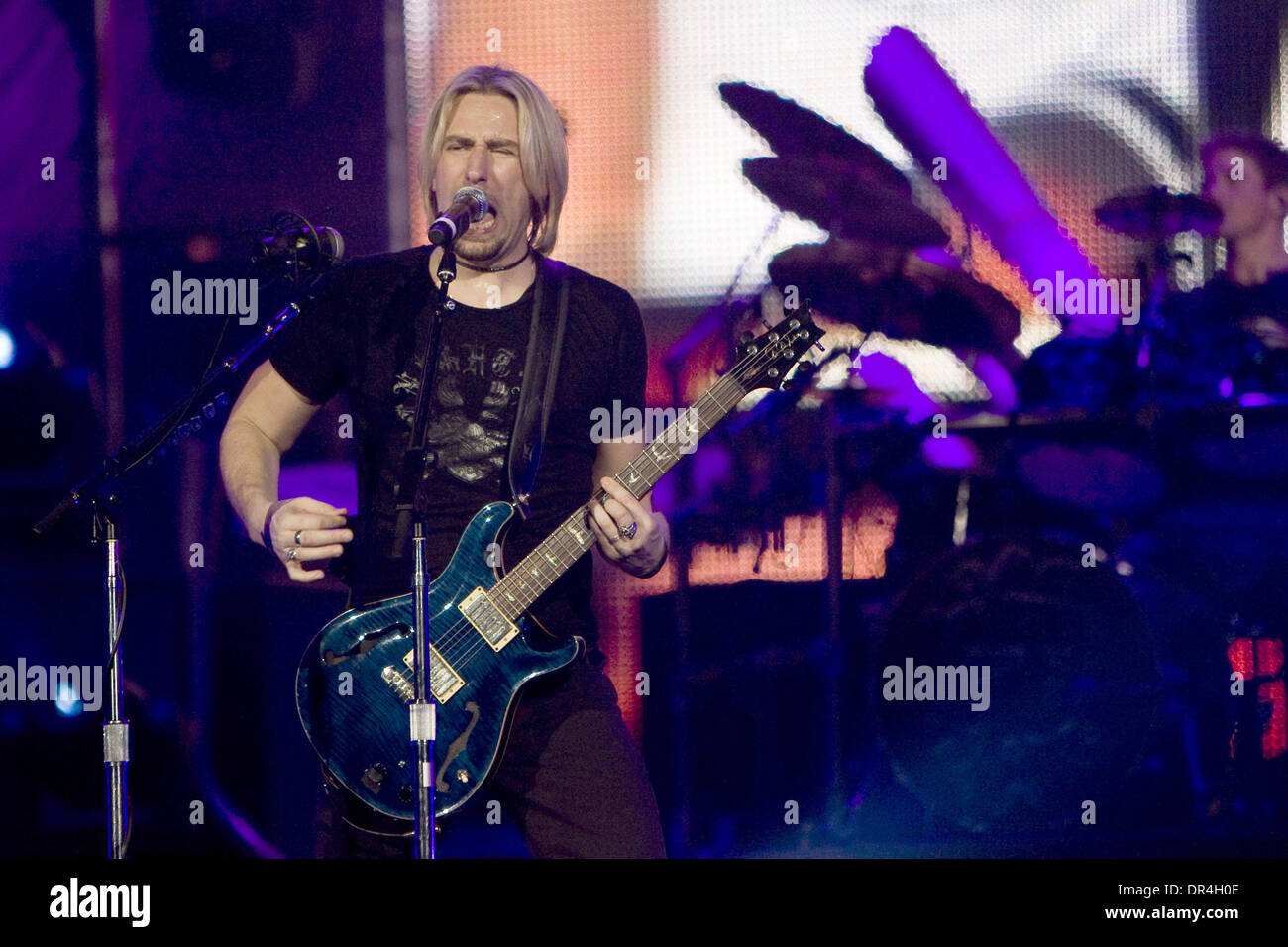 Chad kroeger and ryan peake hi-res stock photography and images - Alamy