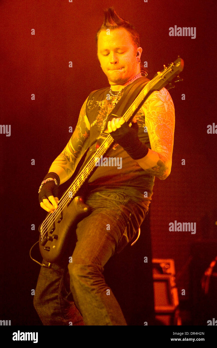 Mar 12, 2009 - Toronto, Ontario, Canada - MIKE RODDEN, bass guitar ...