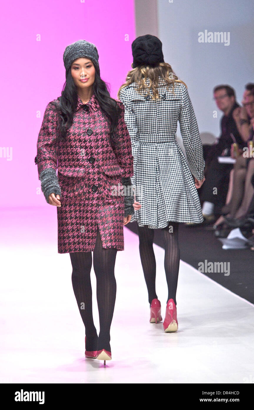 Mar 16, 2009 - Toronto, Ontario, Canada - Models on the runway for the ...