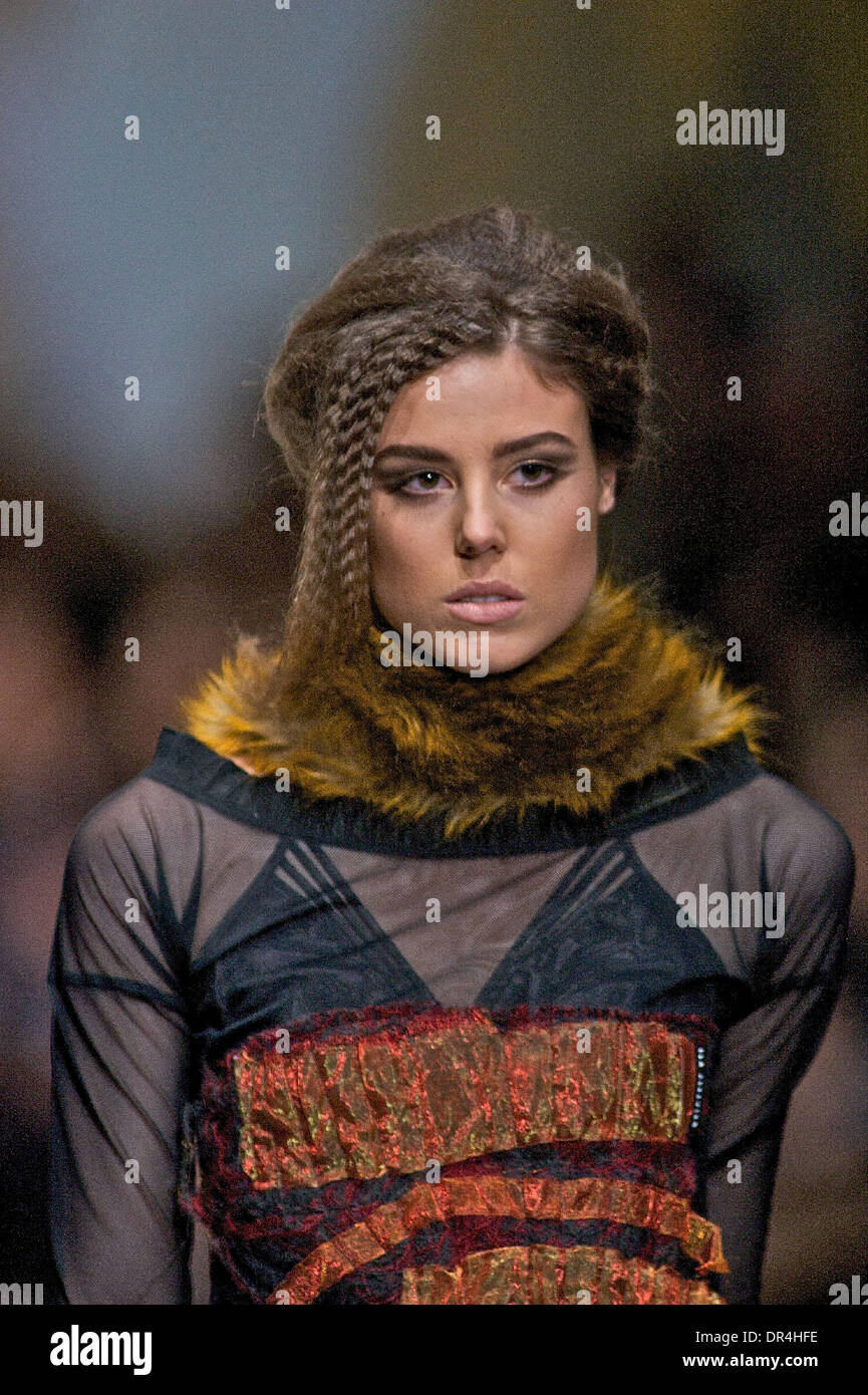 Mar 17, 2009 - Toronto, Ontario, Canada - Models on the catwalk for the ...