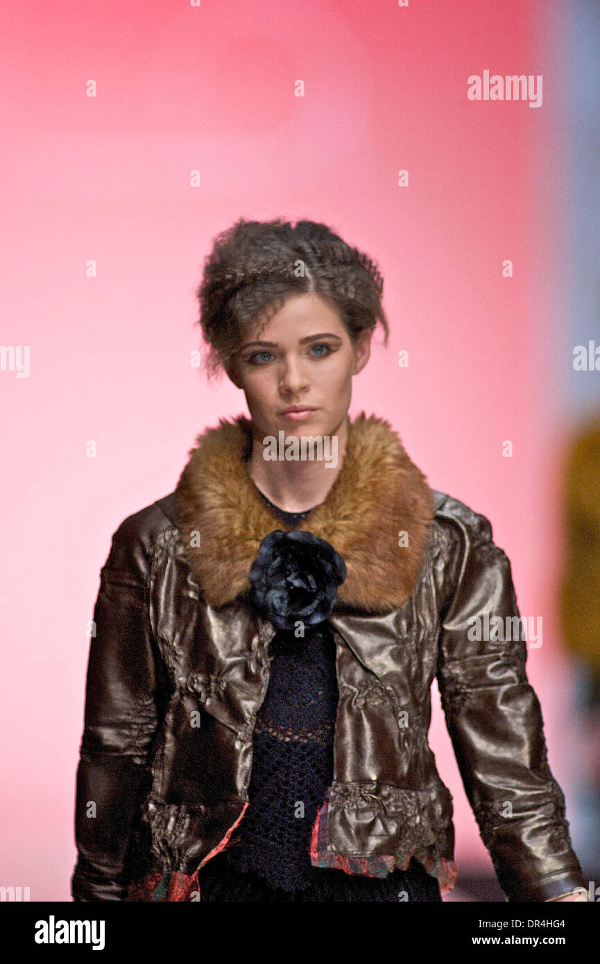 Mar 17, 2009 - Toronto, Ontario, Canada - Models on the catwalk for the ...