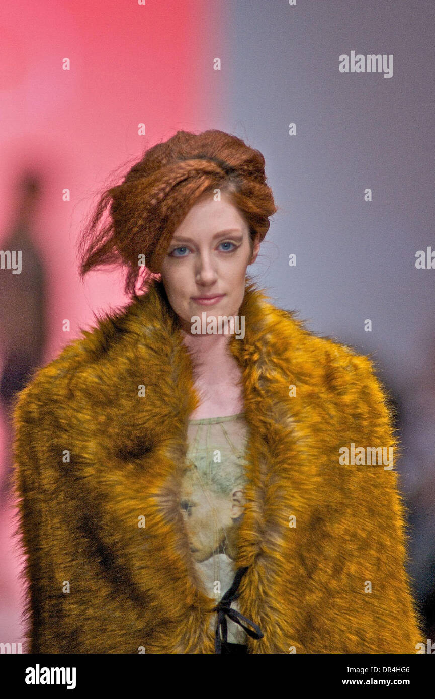 Mar 17, 2009 - Toronto, Ontario, Canada - Models on the catwalk for the ...