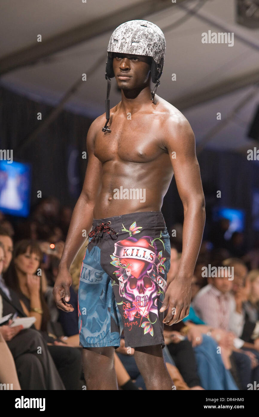 Mar 19, 2009 - Toronto, Ontario, Canada - A model on the runway for ED ...