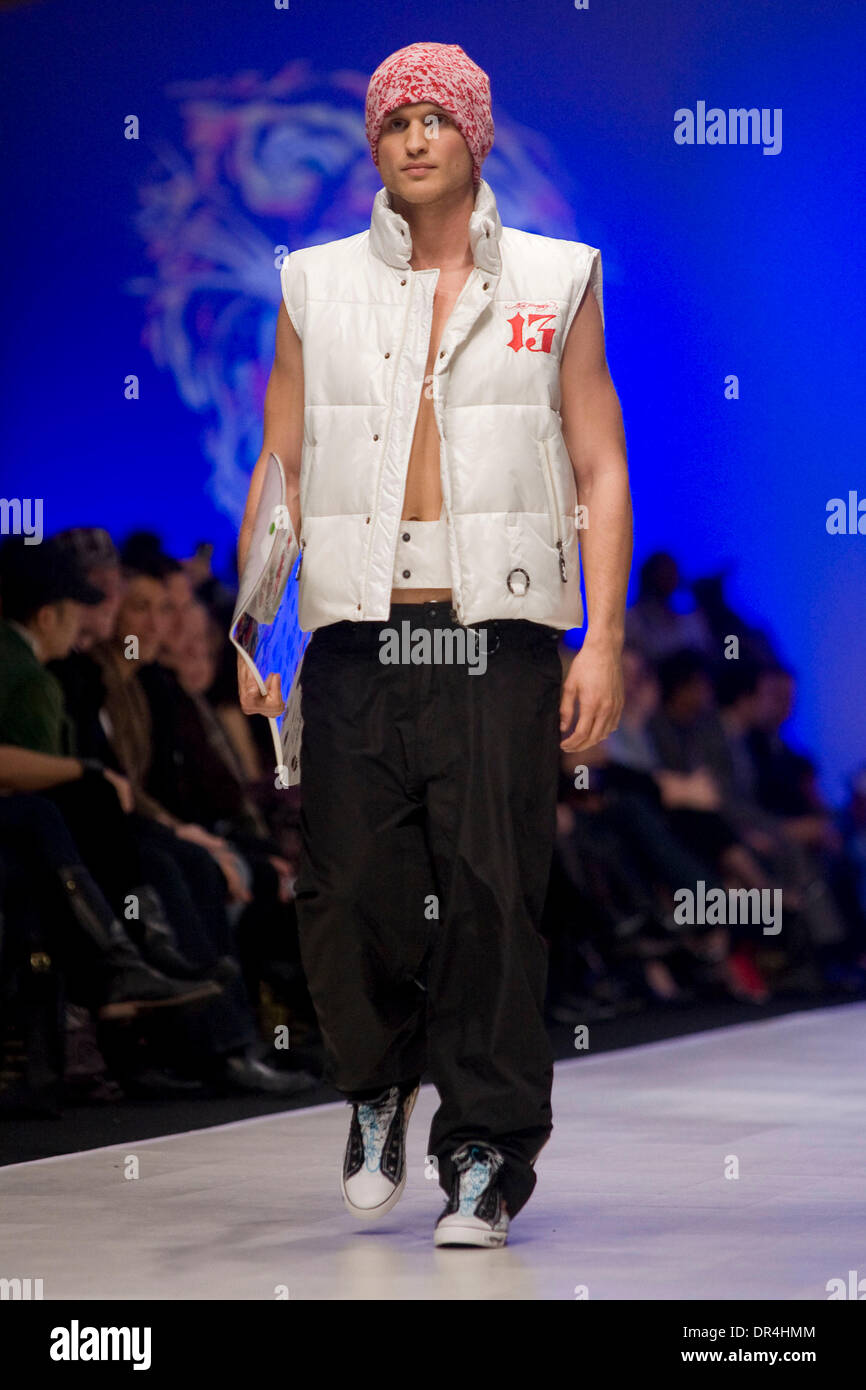 Ed hardy model hi-res stock photography and images - Alamy