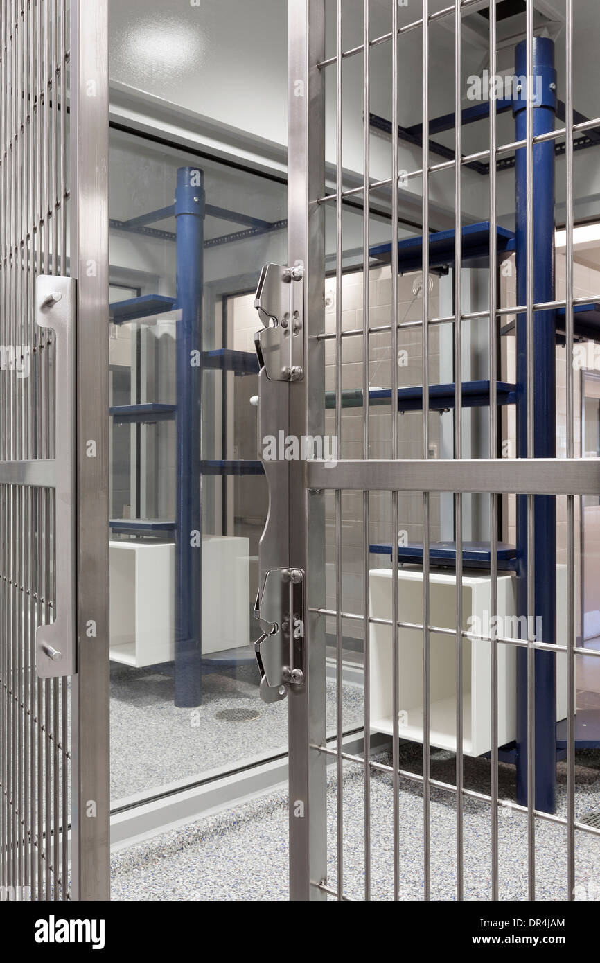 Cage door open hi-res stock photography and images - Alamy