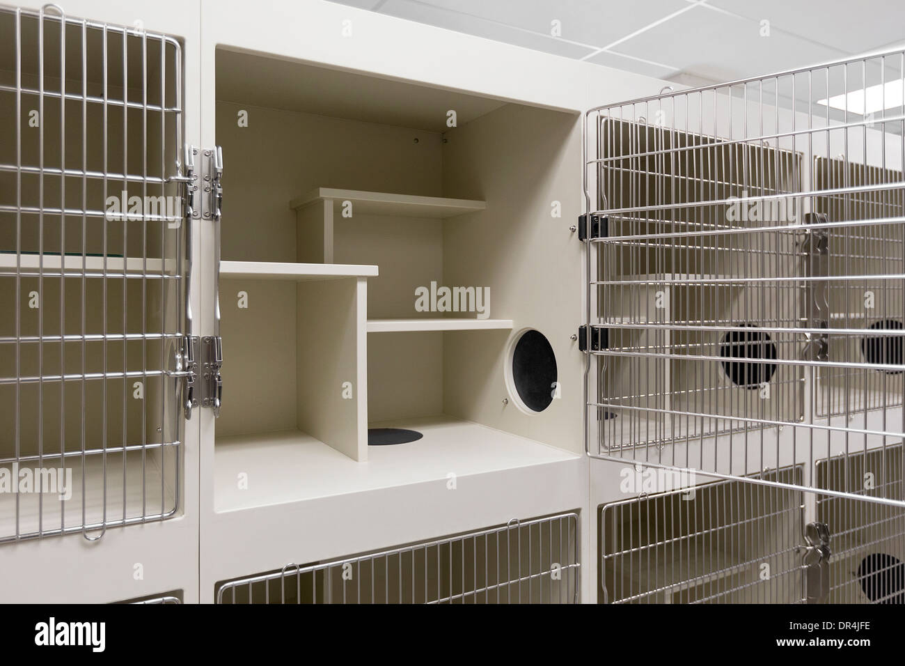 Empty metal cage hi-res stock photography and images - Alamy